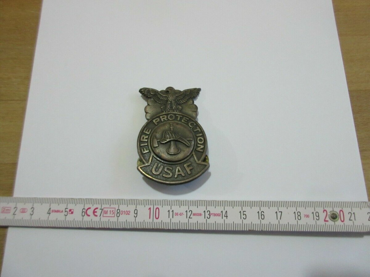 US Army USAF Fire Protection Pin Badge Firefighter Special Forces Lar