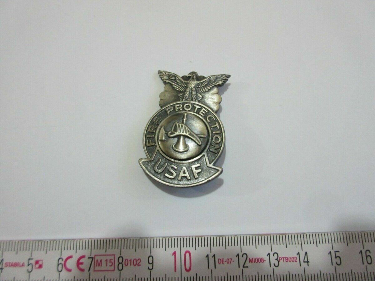 US Army USAF Fire Protection Pin Badge Firefighter Special Forces sma
